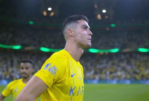 شاهد رونالدو ينهار باكيًا بعد خسارة كأس الملك أمام الهلال فيديو