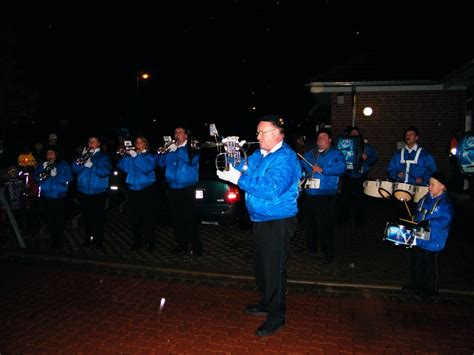 Freies Fanfarenkorps Alt Laatzen E V 1991 Geht In Rethen Laterne