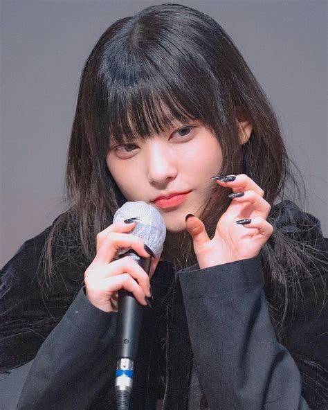 Newjeans에 있는 Nr님의 핀 포즈 연예인 여성 얼굴