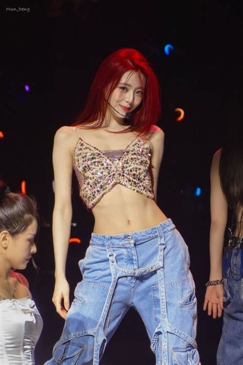 Pin By Carm On Itzy Itzy Kpop Girls Stage Outfits