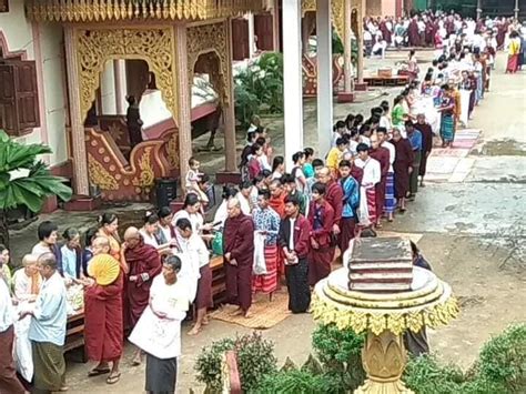 ကမာစိုင်ကျေးရွာတွင် သံဃာတော်နှင့် သီလရှင် အပါး ၆၀၀ ကျော်အား ဂရုဓမ္မအခါတော်နေ့၌ စာရေးတံမဲ လောင်းလ