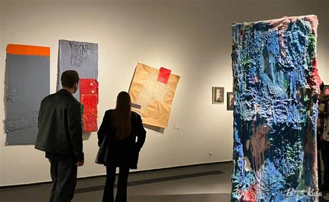 Свобода у всіх проявах у столиці триває масштабний фестиваль сучасного колажу Вечірній Київ