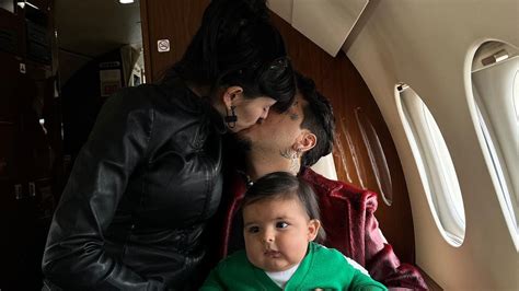 Christian Nodal y Cazzu presumen fotos con su hija en París y parece