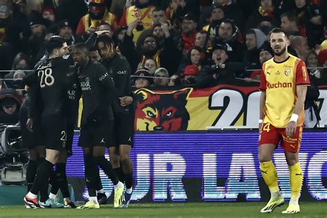 Kylian Mbappe Stars As Paris St Germain Down 10 Man Lens To Extend