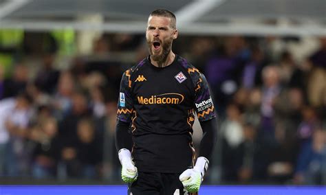 Fiorentina Milan Le Pagelle Di Cm Hernández E Abraham Sbagliano Tutto