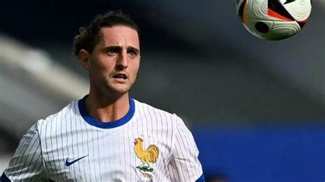 Napoli Memasuki Pelombaan Perebutan Tanda Tangan Pemain Juventus Adrien