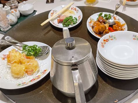 菜香新館でえびのウエハース揚げ、黒酢酢豚、チャーシューメロンパン、マーライコー食べた／横浜中華街
