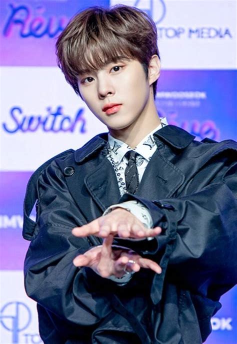 여신 미모 어머니 공개하자 반응 난리 난 모태미남 아이돌 네이트뷰