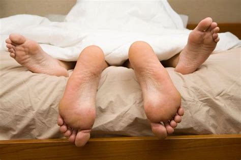 Cara Alami Bertahan Lebih Lama Di Tempat Tidur Dan Perpanjang Waktu Seks Intisari