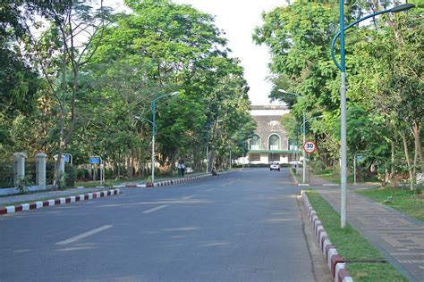 ရန်ကုန်တက္ကသိုလ် နှစ် ၁ဝဝ ပြည့် အထိမ်းအမှတ် ရောင်စုံဓာတ်ပုံပြိုင်ပွဲက