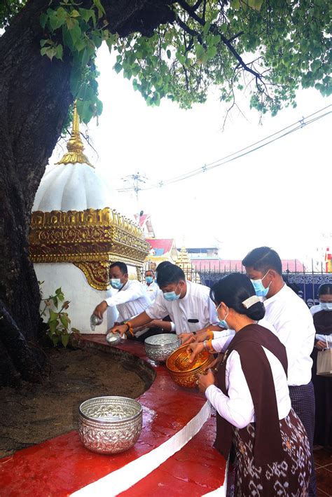ကျိုင်းတုံမြို့ မဟာမြတ်မုနိဘုရားကြီးတွင် ကဆုန်လပြည့်နေ့ ညောင်ရေသွန်းပ