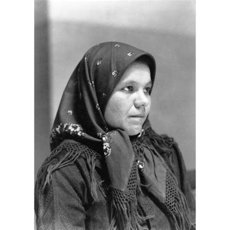 Immigrants Ellis Island Nan Italian Immigrant Woman At Ellis Island