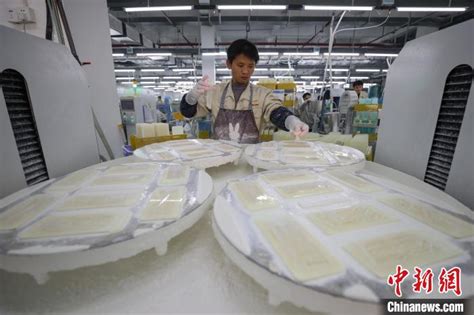 贵州遵义手机屏玻璃盖板生产忙 模切资讯 模切之家