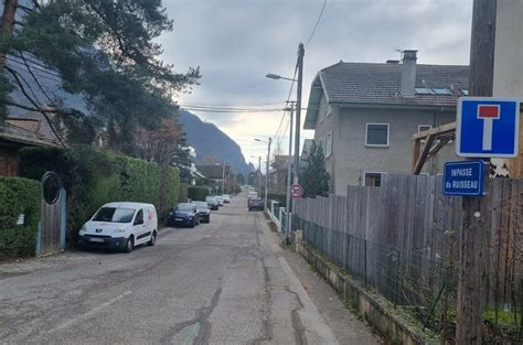 un tour en ville dernière minute Limpasse du Ruisseau versée à la