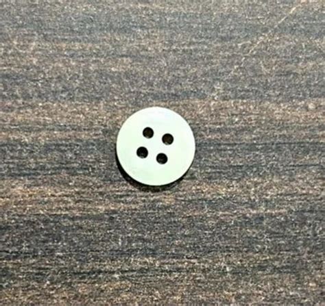 Mop Shell Button At Rs 2 5 Piece Shell Button In New Delhi Id