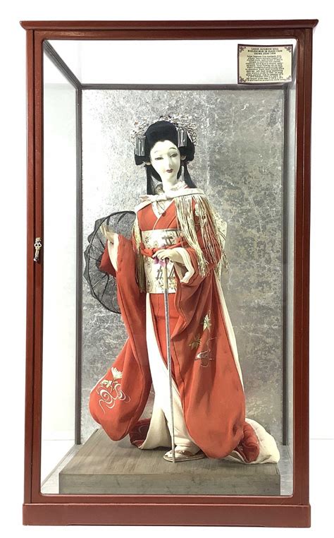 Lot Japanese Doll Noblewoman In Glass Case