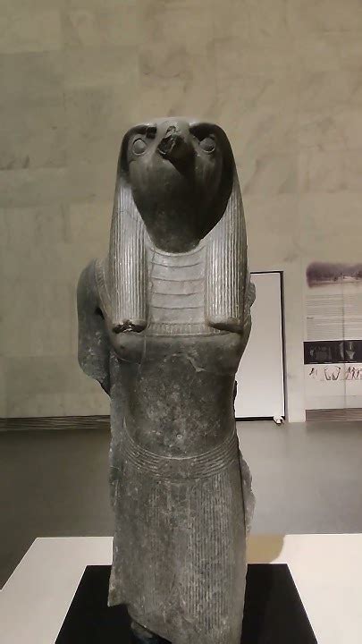 متحف الحضارة مع هشام ٣٣ تمثال رع حور ٱختي Youtube
