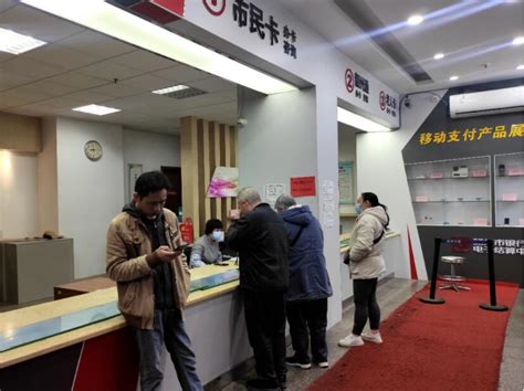 我市老年公交乘车卡开始年审持卡人凭身份证和乘车卡可前往指定地点办理 韶关发布