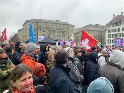 В Швейцарии прошёл митинг за сохранение нейтралитета в конфликте на Украине