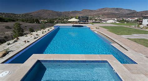 StoneScapes Puerto Rico Blend Large Aqua White Large BF Stone Work
