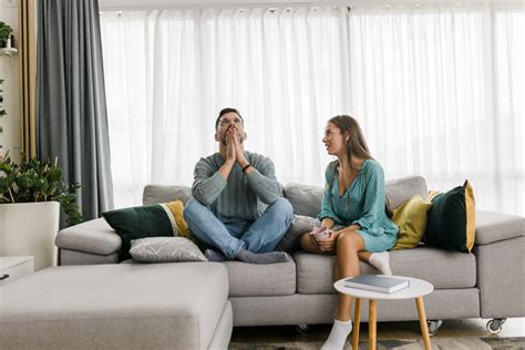6 Signs Your Partner Is Emotionally Immature Psychologist Explains