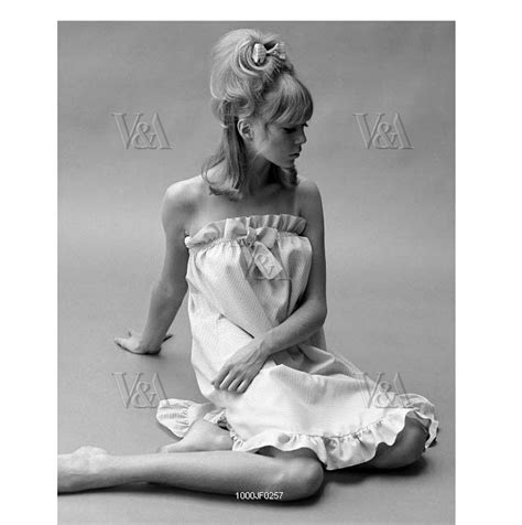 Little Queenies Pattie Boyd Pictured In 1964 By John