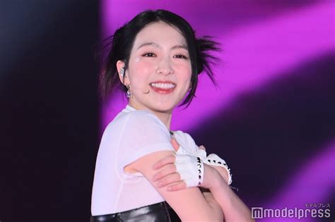 画像5 21 Kara知英、ミニスカ×黒タイツで美脚透ける「抜群スタイル」「最高に可愛い」 モデルプレス