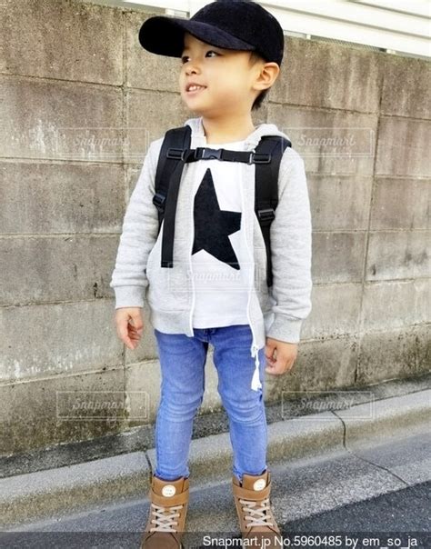 帽子をかぶった子どもの写真・画像素材 5960485 Snapmart（スナップマート）