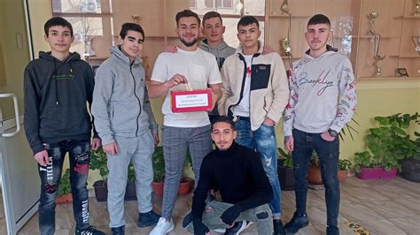 Ученици от гимназията в Средище събраха 620 лева за пострадалите от земетресения Кворум Силистра