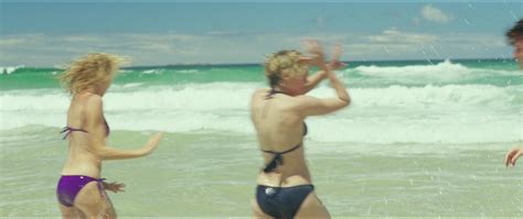 Голая Наоми Уоттс в Adore