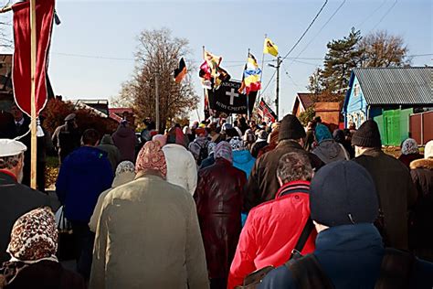 Орлы рейха свастика и нацистские приветствия в Подмосковье прошел «патриотический казачий митинг