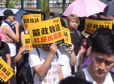 現身「光復上水」遊行 前著名練馬師簡炳墀直言政府無能 星島日報