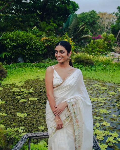 Priya Prakash Varrier Wows With Elegant Saree Priya Prakash Varrier