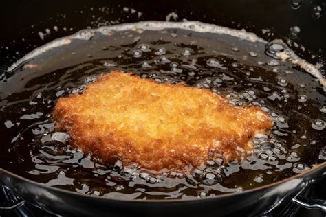 写真 3枚目 食費が少ない人の「フライパン」3つの特徴 5人家族・月の食費2万円台の達人に学ぶ Locari（ロカリ）