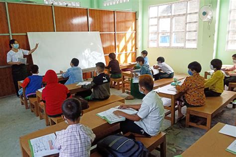ကံမမြို့နယ်တွင် အခြေခံပညာကျောင်းများ ပြန်လည်ဖွင့်လှစ်ရာ ကျောင်းသားကျောင