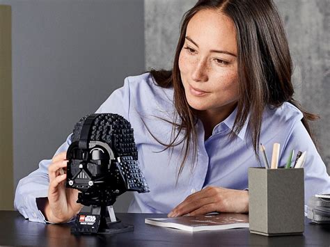 LEGO Darth Vader Helmet Is Display Friendly