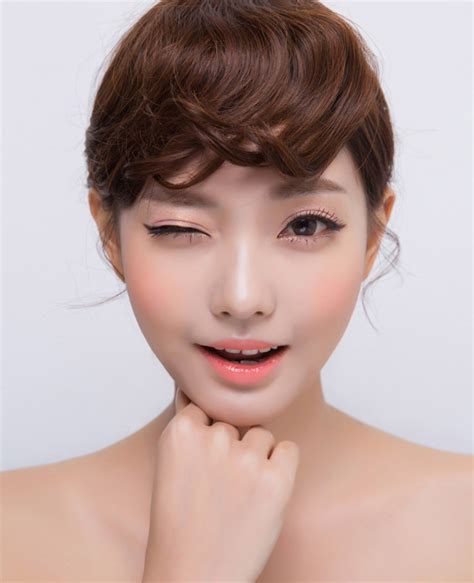 겨울이 가기 전 꼭 시도해야 할 오렌지 메이크업 Bnt뉴스