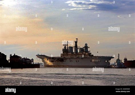 The Royal Navys Last Aircraft Carrier Hms Illustrious Leaves