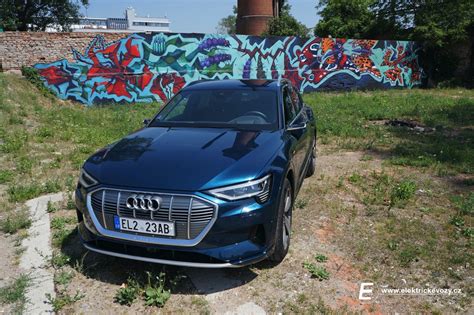 Test Audi e tron těžká poloautonomní váha