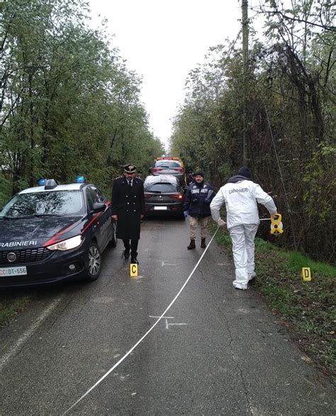 Sventata Rapina A Portavalori Raffiche Di Kalashnikov Sui Carabinieri E Banditi In Fuga