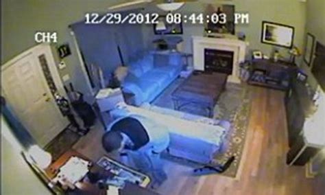 Скрытая видео комнате сестры