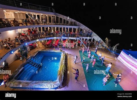 The Passengers Of The Passenger Cargo Ship Aranui 5 Aranui Cruises