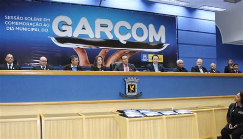Presidindo Solenidade Pelo Dia Do Garçom Vereador Carlão Informa Sobre
