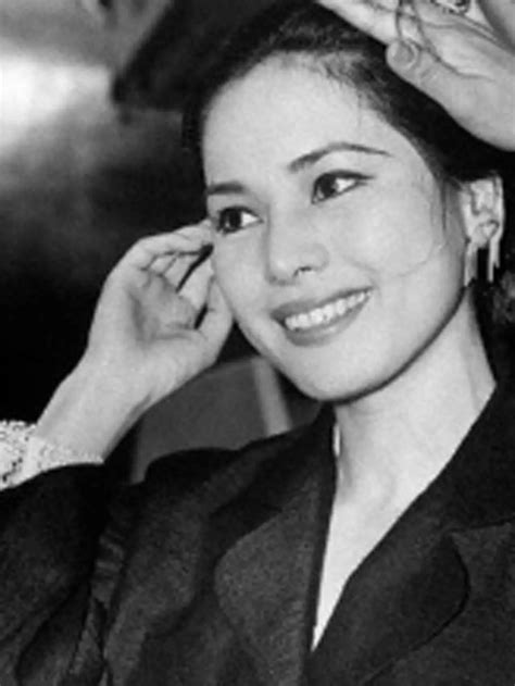 3 Potret Ratna Sari Dewi Istri Presiden Pertama Indonesia Sukarno Makan Di Restoran Jakarta