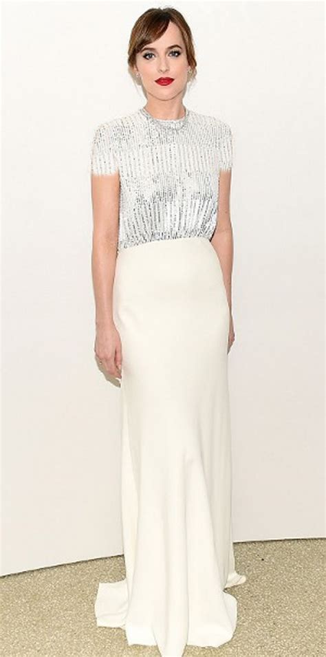 درخشان‌ترین دختر هالیوود؛ بهترین لباس‌های داکوتا جانسون چی بپوشم