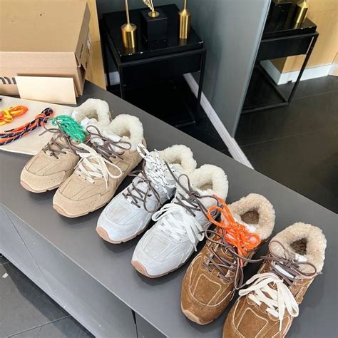 Кросівки зимові у стилі Miu Miu New Balance — ціна 4000 грн у каталозі Кеди Купити жіночі речі