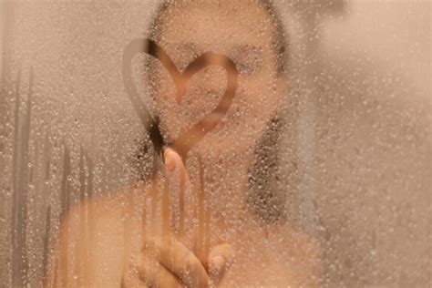 Shower Sex Bersama Pasangan Dengan Selamat Ini Tipsnya