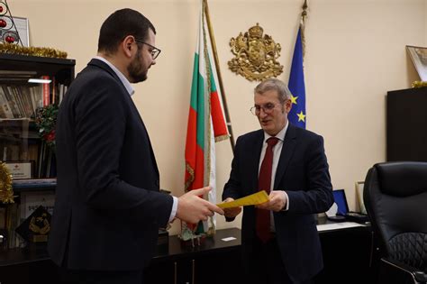 🤝 Министърът на здравеопазването проф Христо Хинков връчи награди „Посланици на донорството“ на