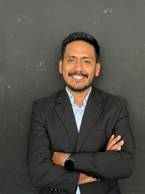 Rogelio León Guzmán Directorio Esan