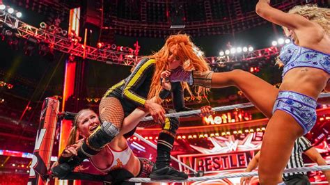 Wrestlemania 35 Becky Lynch And Ronda Rousey ‘botched Main Event Finish